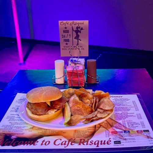 Cafe risque