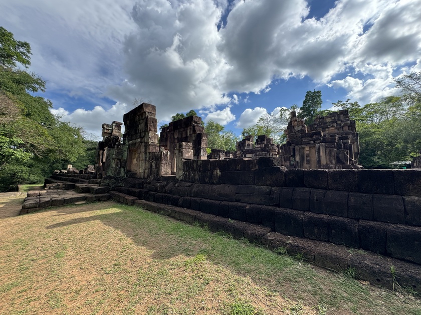 Shared post - Prasat Ta Muen Thom Archaeological Site - Khmer Temple ...