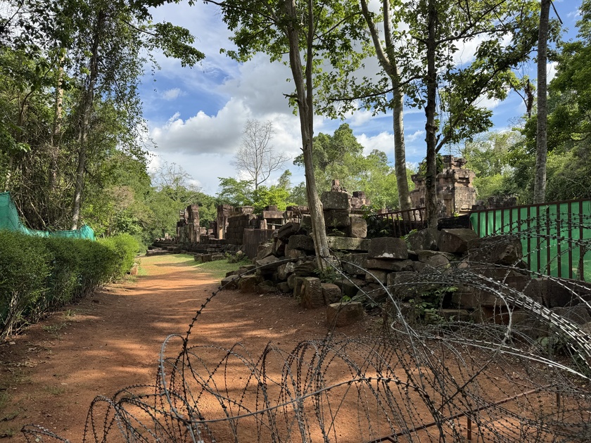 Shared post - Prasat Ta Muen Thom Archaeological Site - Khmer Temple ...