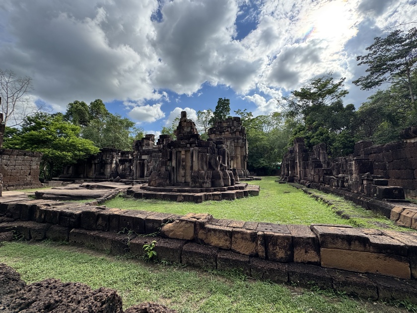 Shared post - Prasat Ta Muen Thom Archaeological Site - Khmer Temple ...
