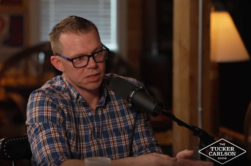 Shared post - Elon Musk deletes his tweet "Good Watch" Tucker Carlson ...